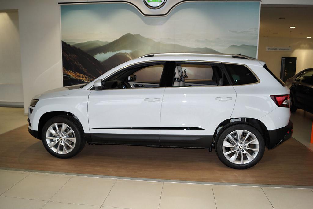 Boční dveřní lišty SPORTLINE Škoda Karoq - Spoilercentrum - online ...