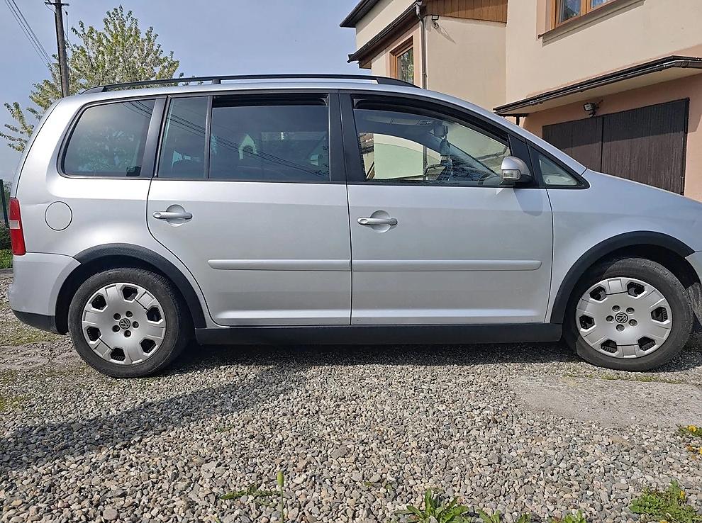 Plastové prahy VW Touran - Spoilercentrum - online tuning shop