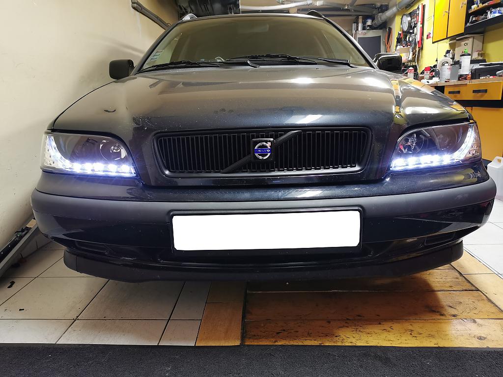 Přední světla černá LED Devil Eyes Volvo S40 / V40 - Spoilercentrum ...